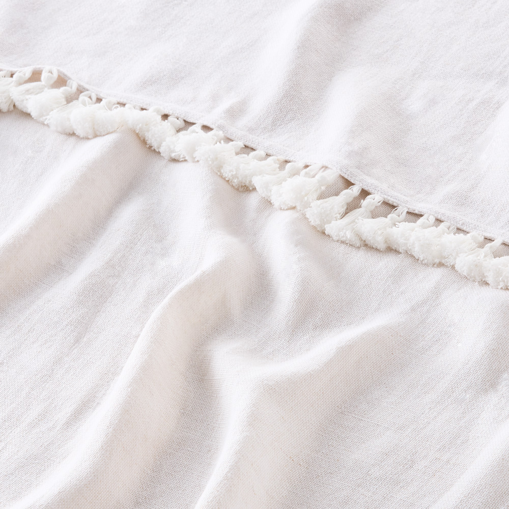 Yuri White Throw | Adairs