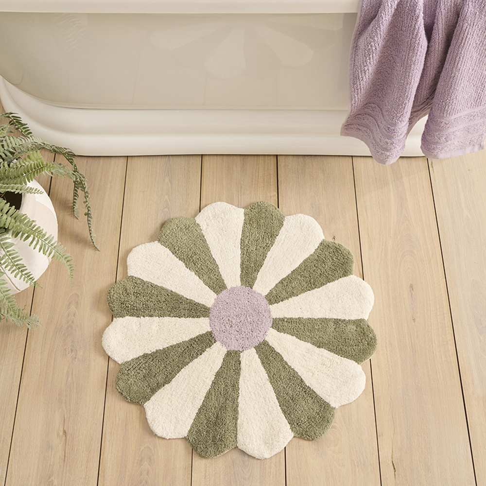 Daisy Circle Moss & Natural Bath Mat | Adairs
