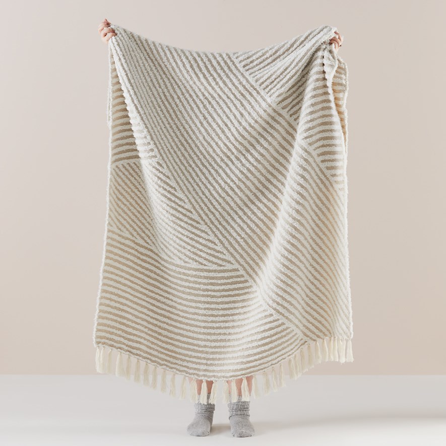 Fyn White Throw | Adairs
