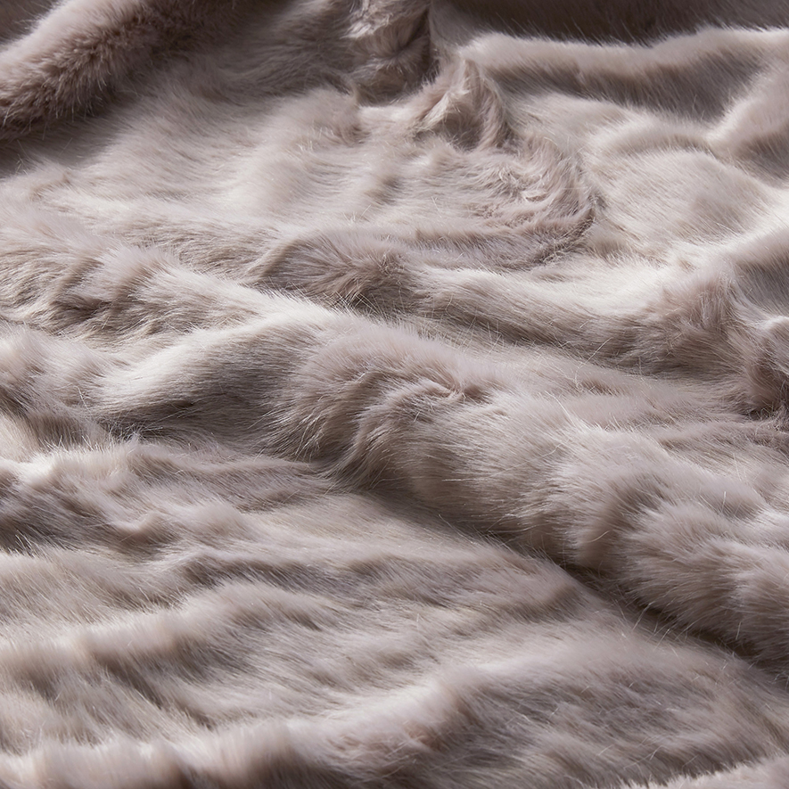 Himalayan Dusty Pink Luxury Fur Throw | Adairs