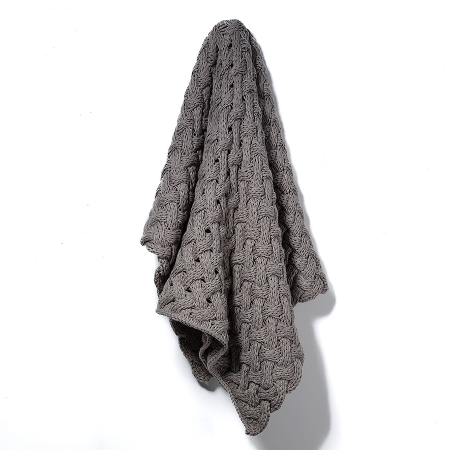 Metta Knit Silver Throw | Adairs